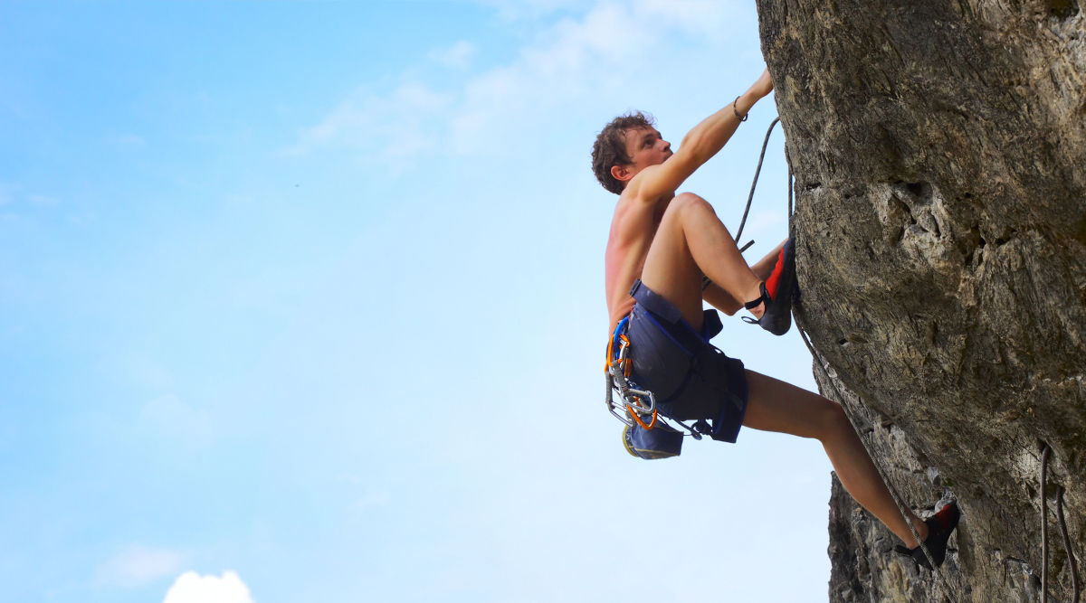 Guide du débutant en escalade : pologie, bienfaits, équipements